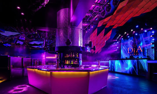 2018/10/05(金) DiA tokyo 天井高8mの圧巻の空間で繰り広げられるパーティー！毎週末を盛り上げる【SUPER FRIDAY ...